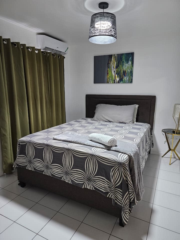 Stylish 2br • Prime Location • Gated & 24/7 Secure - Kingston