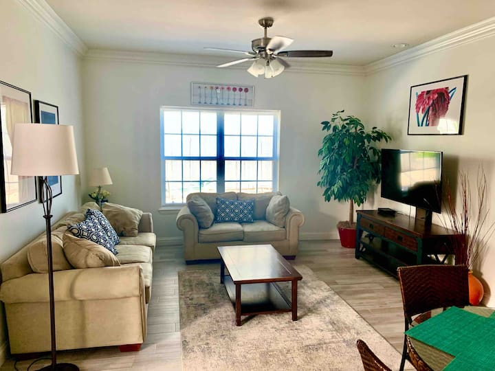 Poolside-2/2 Condo 1 Block From Beach, Grill/wifi - 사우스 파드레 아일랜드