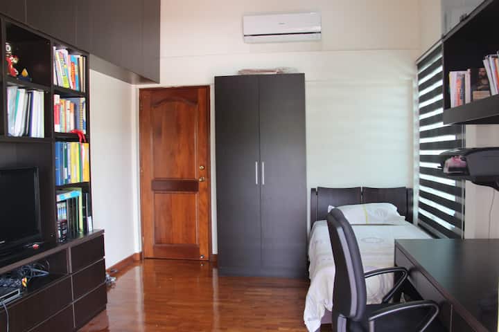 Balinese Room For Rent - Singapore