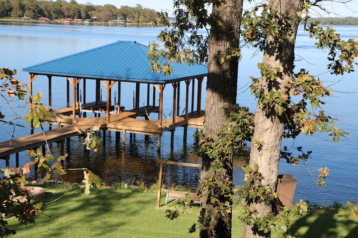 Relax And Enjoy The Serenity Of Lake Palestine - Chandler, TX