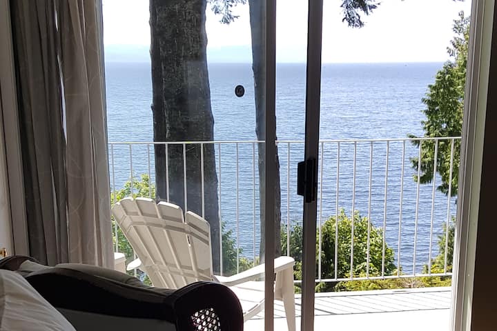 Cottage, Views, Beach - Monthly - Sechelt