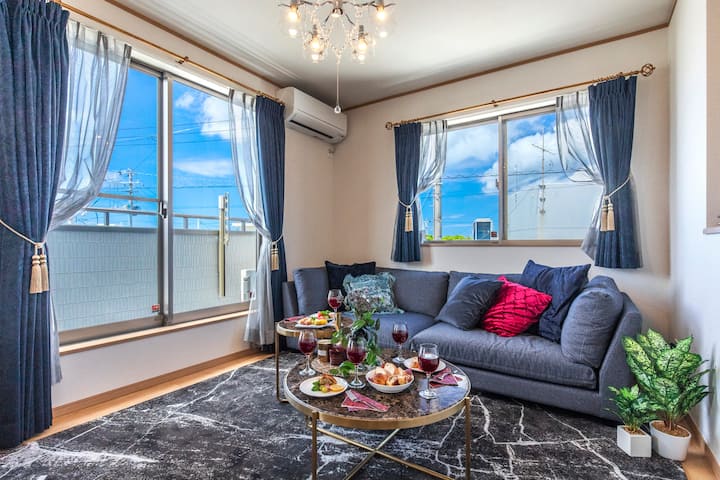 【4ldkの一軒家貸し切り！】スタイリッシュで落ち着いたインテリアのハウスで沖縄を満喫しましょう！ - Okinawa