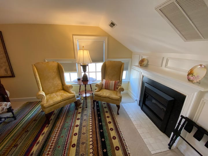 Inn At 605 - Jefferson Suite - Williamsburg, VA