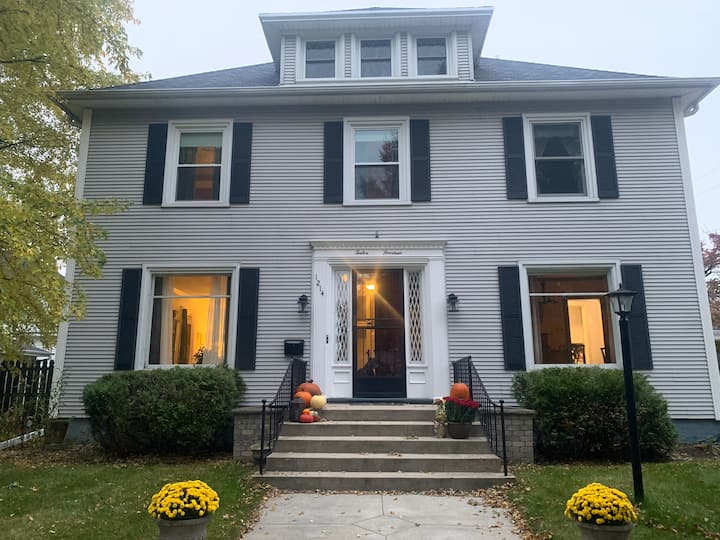 5 Bedroom House 1 Block From Lake - South Shore Beach, WI