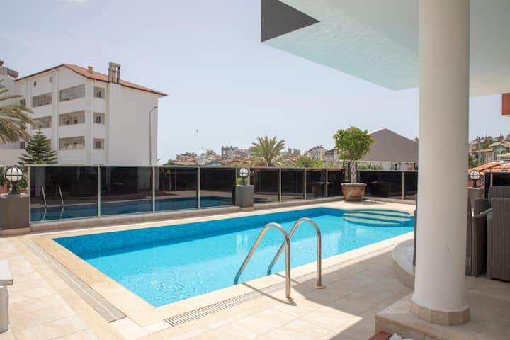 Sun Rise Hill Villa - Side