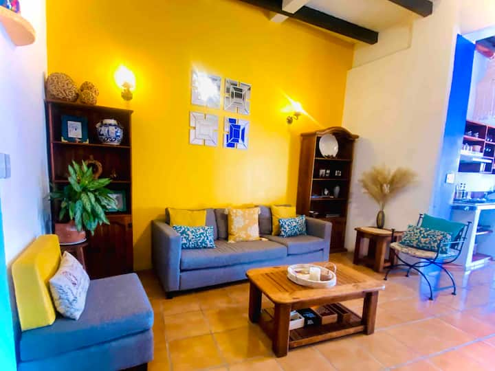City Center Historic Home W/balcony & Scenic Views - Taxco