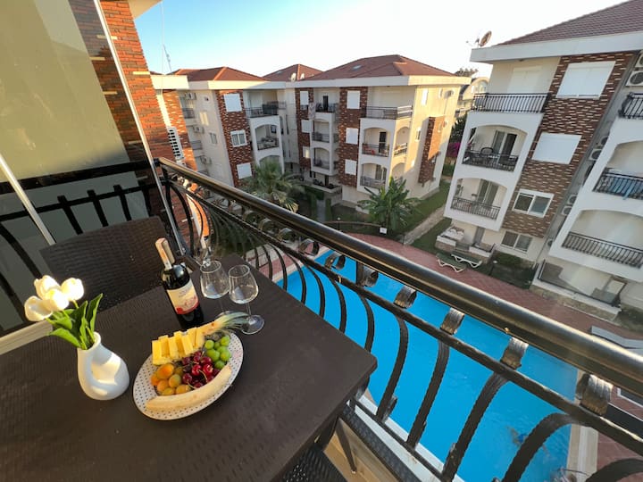 Lovely 2 Bedroom Flat With Pool And Gym In Side - Side