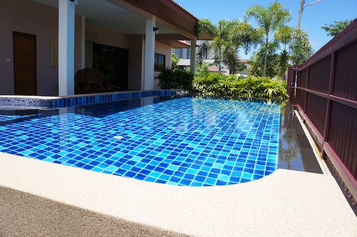 Tropicana Villa 2br & Amazing Pool - Ko Samet
