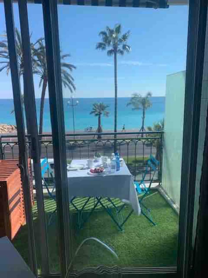Le Front De Mer - Nice