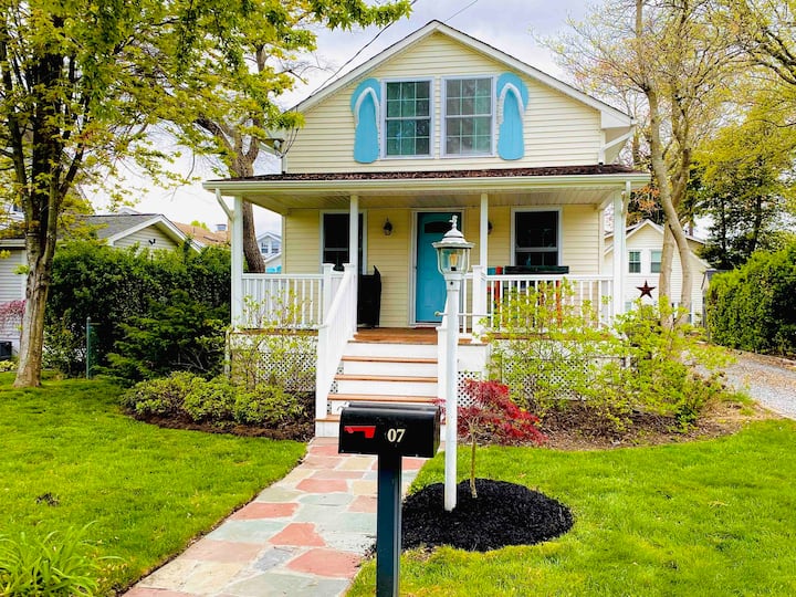 The Flip Flop House W 4 Badges 4 Bikes - Deal, NJ