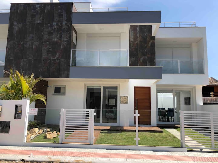 Casa Capri: Próxima Ao Mar, Excelente Padrão! - Garopaba