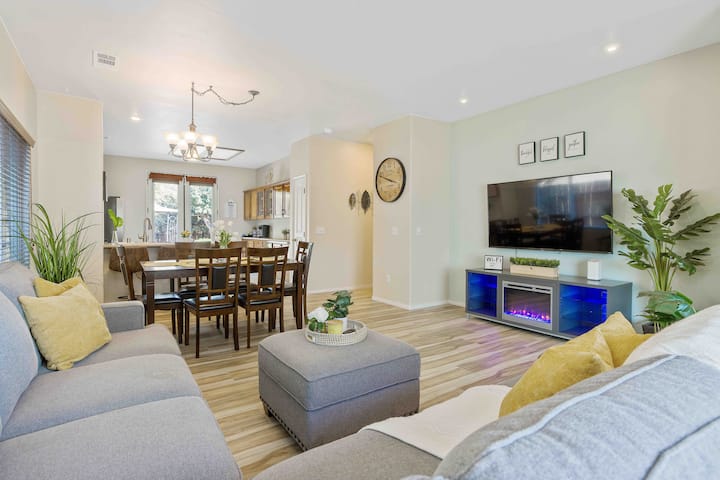 Visaliahomenear National Parks/fast Wifi/bbq Grill - Visalia, CA