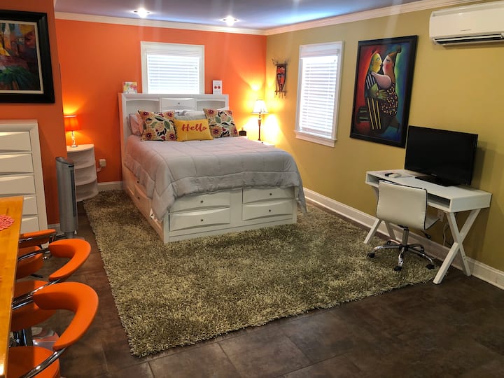 Charming Carriage House In The Heart Of Savannah - Savannah
