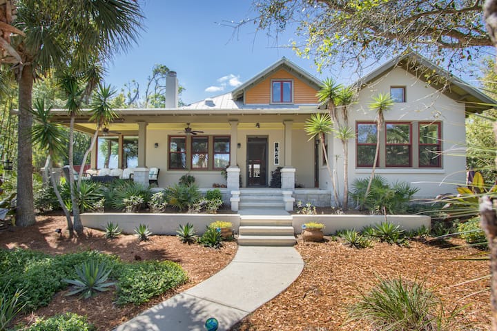 Waterfront Villa & Separate Cottage Walk 2 Town - St. Augustine, FL