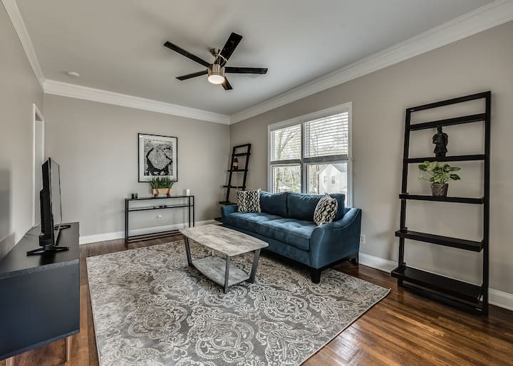 Beautiful Carriage House In The Heart Of East Lake - Atlanta, GA