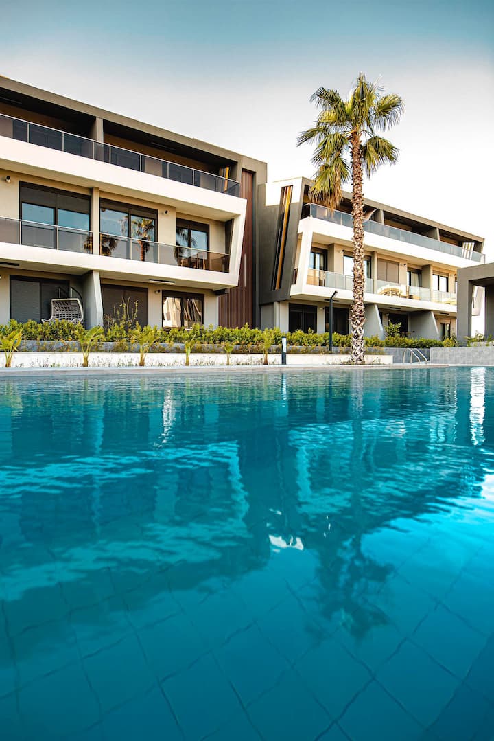 Unique And Stylish Family Suite H14 - Lara Beach