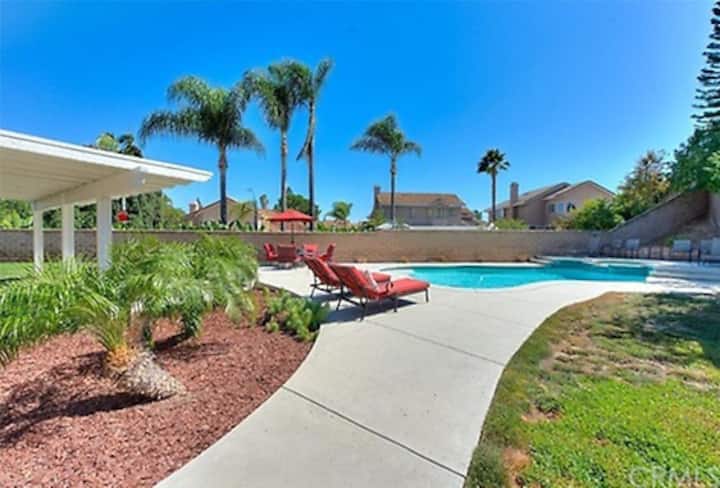 Gorgeous Single Story With Modern Features - Pomona, CA