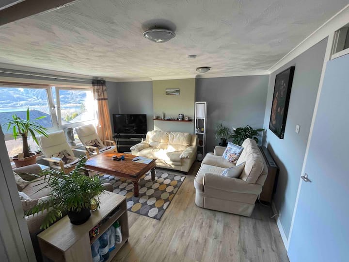 Fort William, Double Bed In Small Room - Fort William