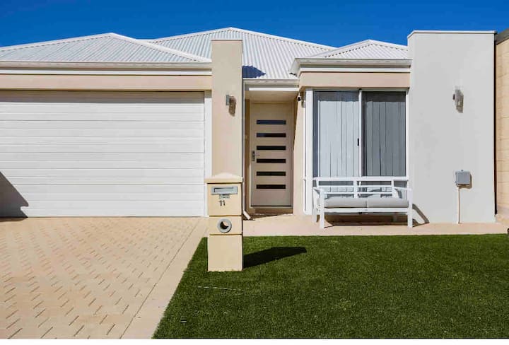 Single Guest Room - Perth