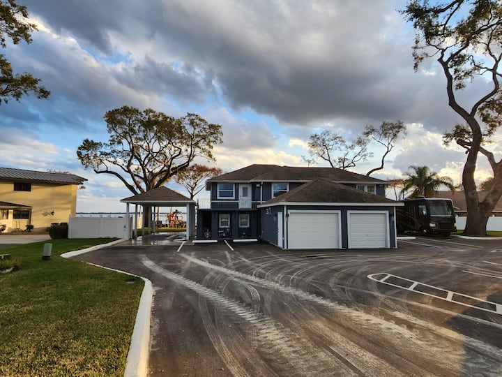 Paradise On Lake Harris Apt #202 - Leesburg, FL