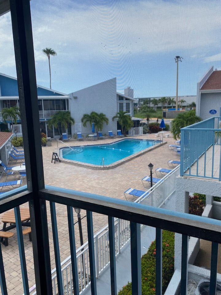 Madeira Beach 2 Bedroom, 1 Bath - Madeira Beach, FL