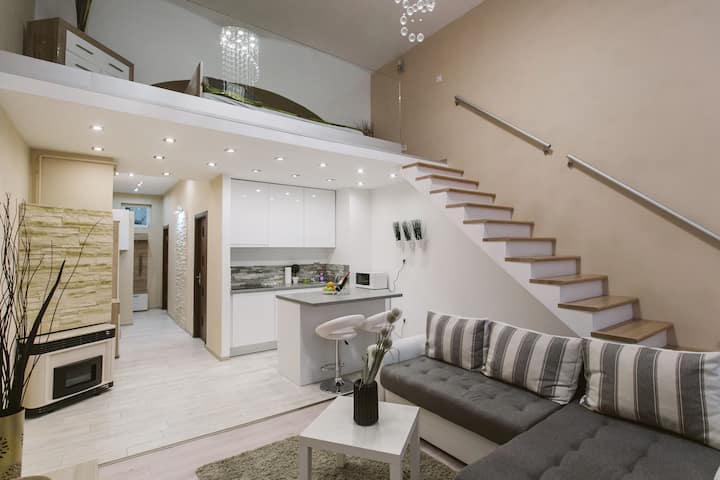 The Andrassy Avenue Apartment - Budapest