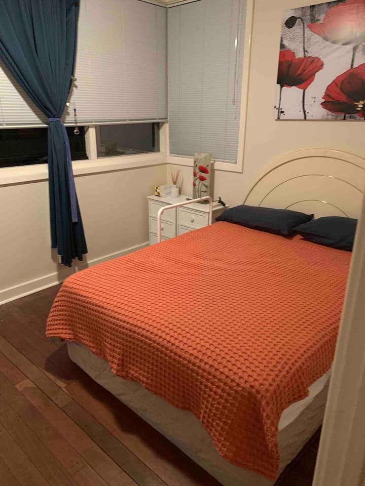 Home Sweet Home (Min 2 Nights) (1) One Guest Only - Rockingham