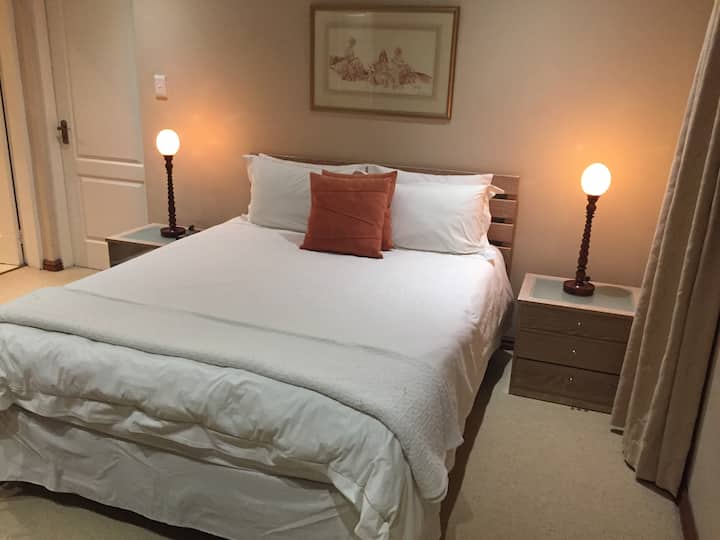 Tranquil Home In The Sandton Cbd - Sandton