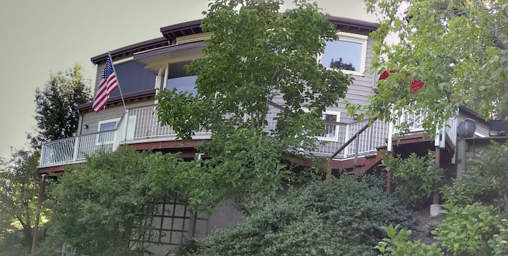 Ridgeline Mountain Tree House - Felton, CA