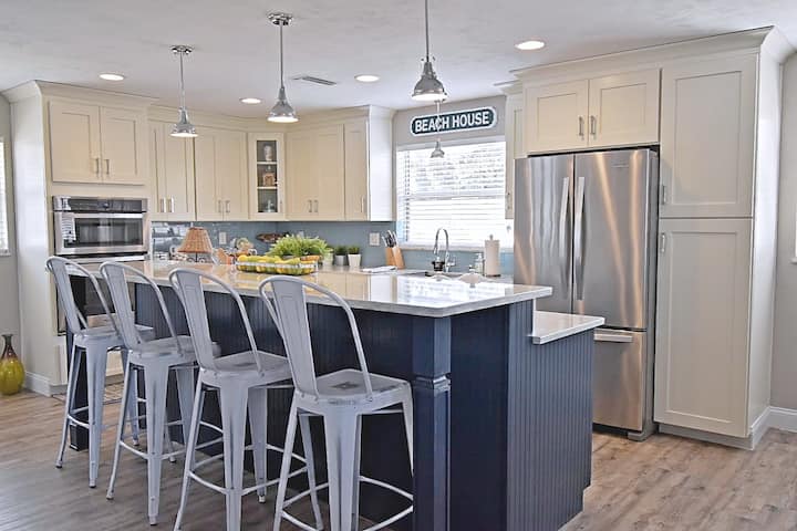 Renovated - 10 Minute Walk To The Beach!! - Tomoka State Park, Ormond Beach