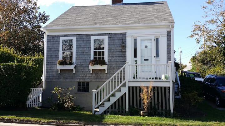 Nantucket Coastal Charm On Prospect - Nantucket, MA