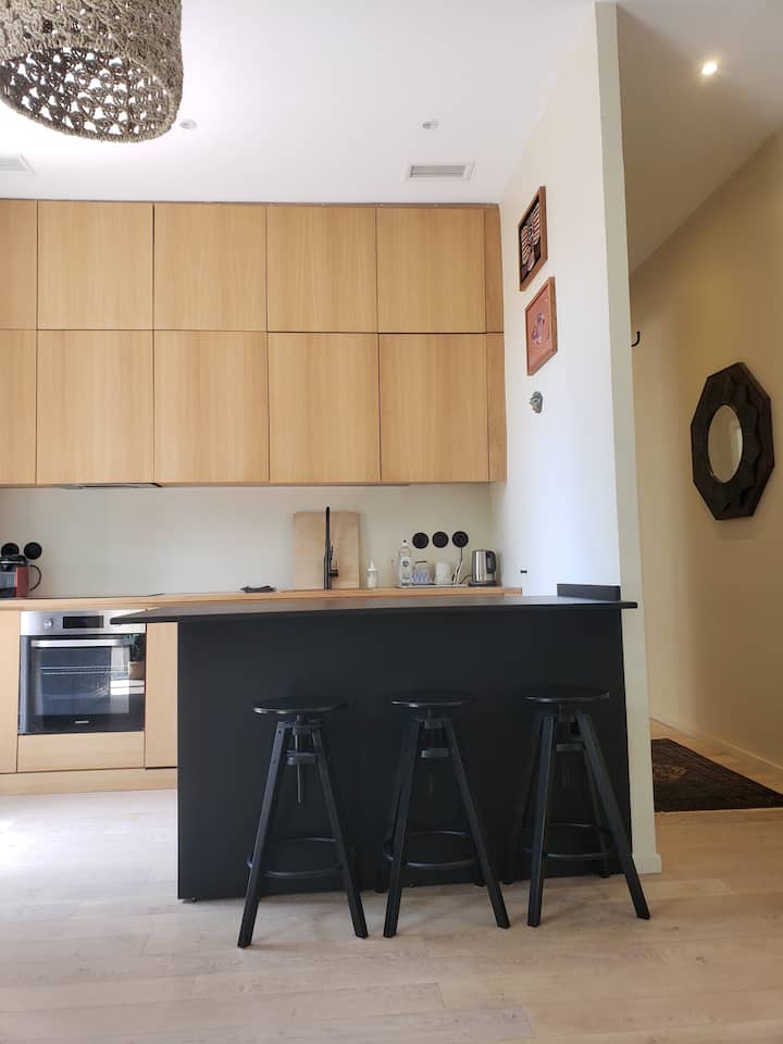 Bright Renovated Balcony 5 Min From The Port - Cap-d'Ail