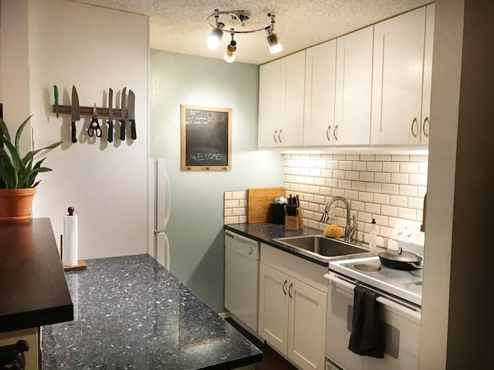 Beautiful One-bedroom In East Boulder! - Boulder, CO