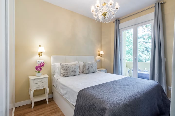 Beautiful Apt. With Balconies Wifi/air Conditioner - Madrid