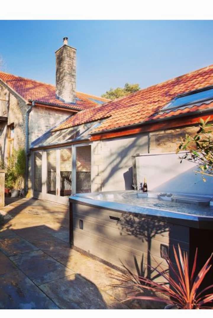 Bijou Barn @ Bath With Large Hot Tub -