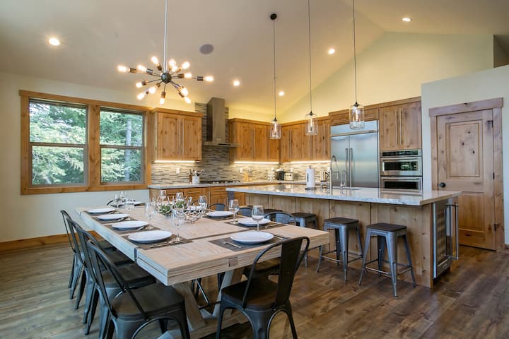 Luxury 6bd/6bath Sleeps 14! Sauna+steam+hot Tub - Truckee, CA