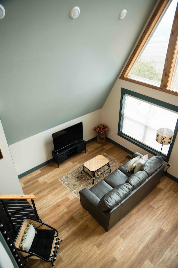 Seven Hollows Modern A-frame | Panoramic Views - Petit Jean State Park, Morrilton