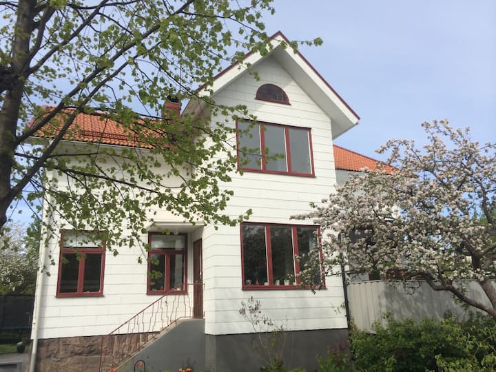 Six Room Apartment In Villa - Gothenburg