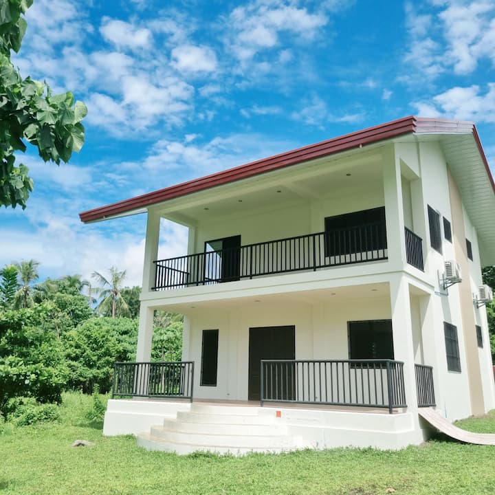 Beautiful Two Story House In Dauin Art Village - Dauin