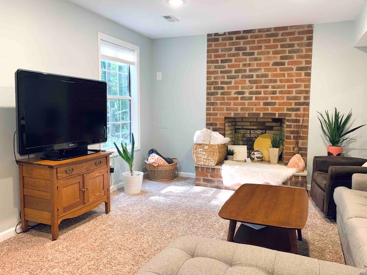 Clean Modern Suite—private, Near Uva & Downtown - Charlottesville, VA