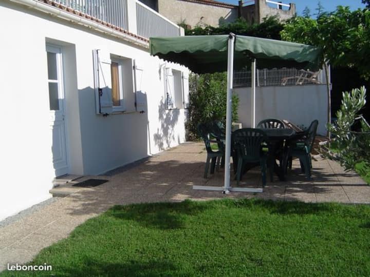 Idéalement Situé, Proche De La Ville Et Des Plages - Propriano