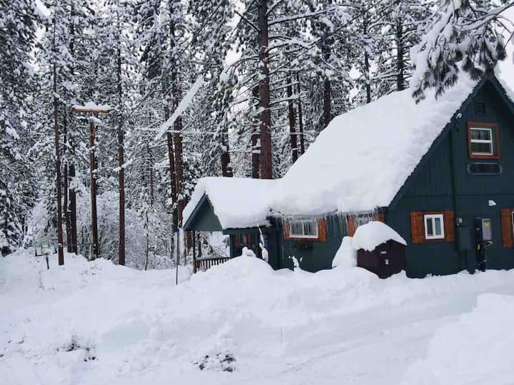 Cozy Kings Beach Cabin-close To Northstar & Lake - North Lake Tahoe, CA