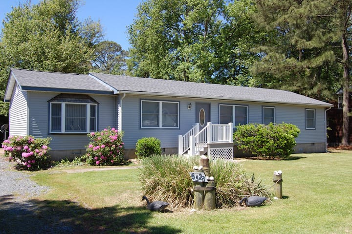 Lost Pearl-4 Br, Quiet Street, Firepit - Chincoteague, VA