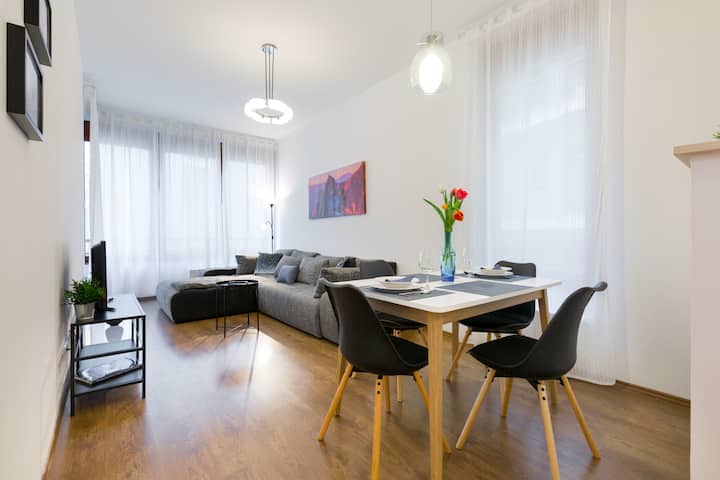Kazinczy 3 Jewish Hq Bedroom + Living With Balcony - Budapest
