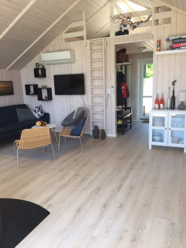 Hyggeligt Lille Sommerhus Ved Den ØStjyske Reviera - Denmark