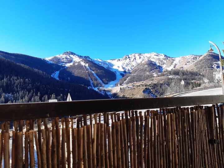 Auron: Joli Appartement Chaleureux Et Fonctionnel - Auron