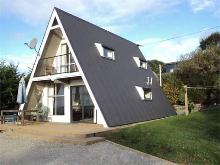Moeraki Getaway A Frame House, Outdoor Bath, Wifi - Hampden