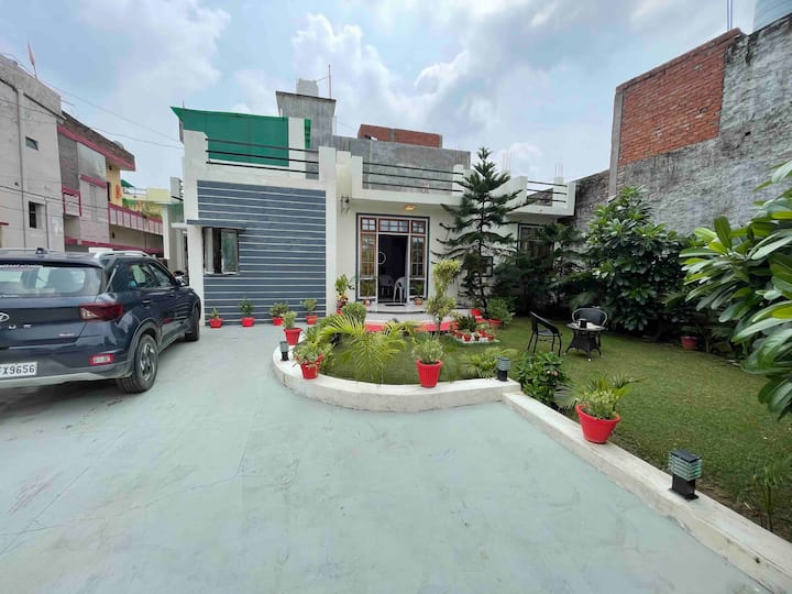 Luxury Villa At Heart Of The City| Caretaker 24h - Lucknow