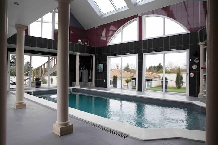 Location à La Journée: Piscine Intérieure+ Jardin - Bondoufle