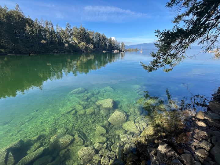 Gwawis  Suite - Salt Spring Island